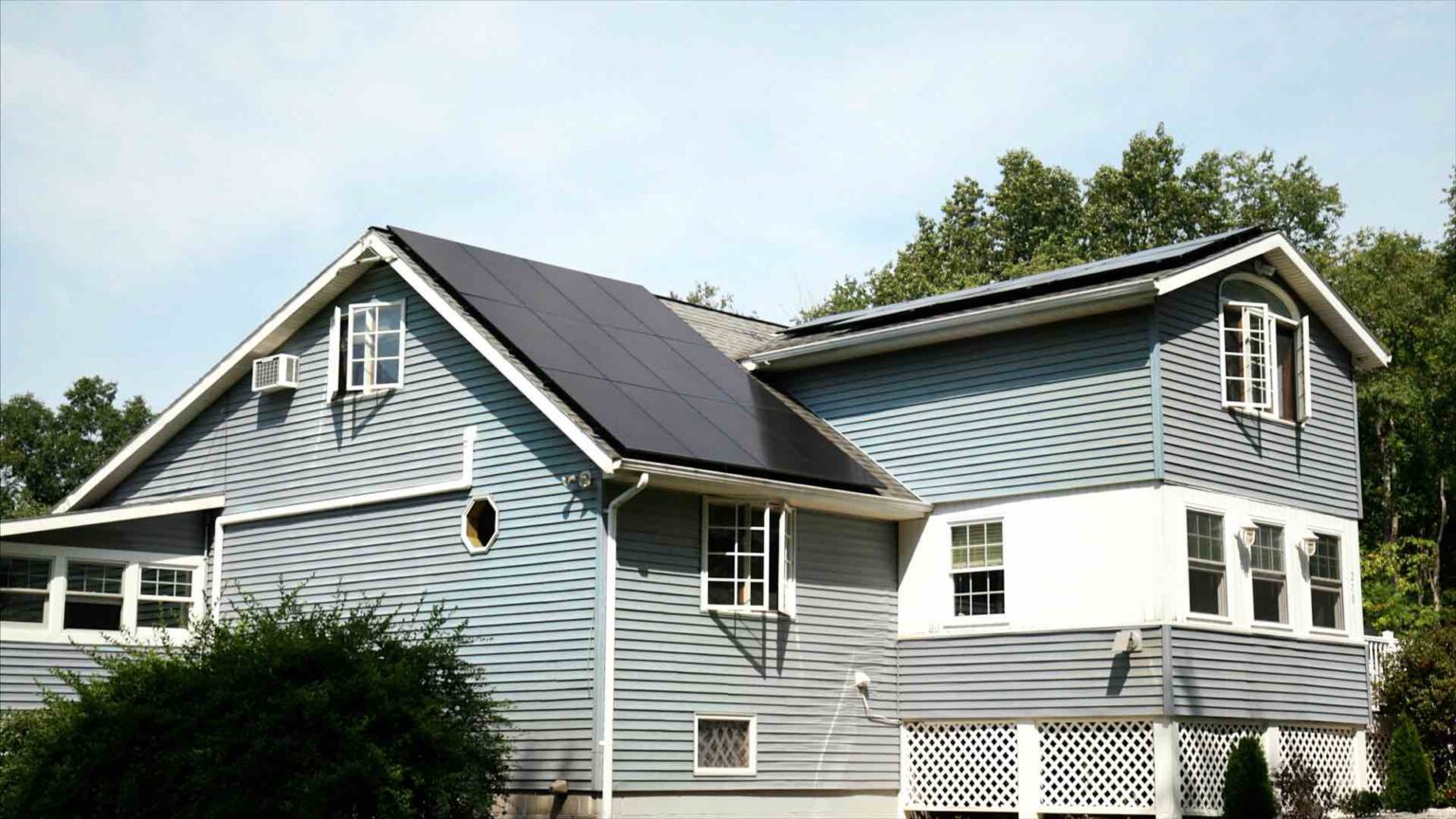 Top 5 Reasons to Go Solar Now | PlugPV